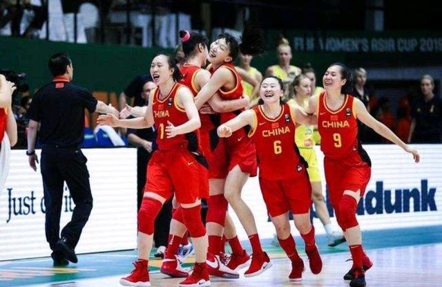 CBA3消息：郭艾伦现身浑南 广东热身赛VS深圳 归化外援月薪5万美金_PP视频体育频道