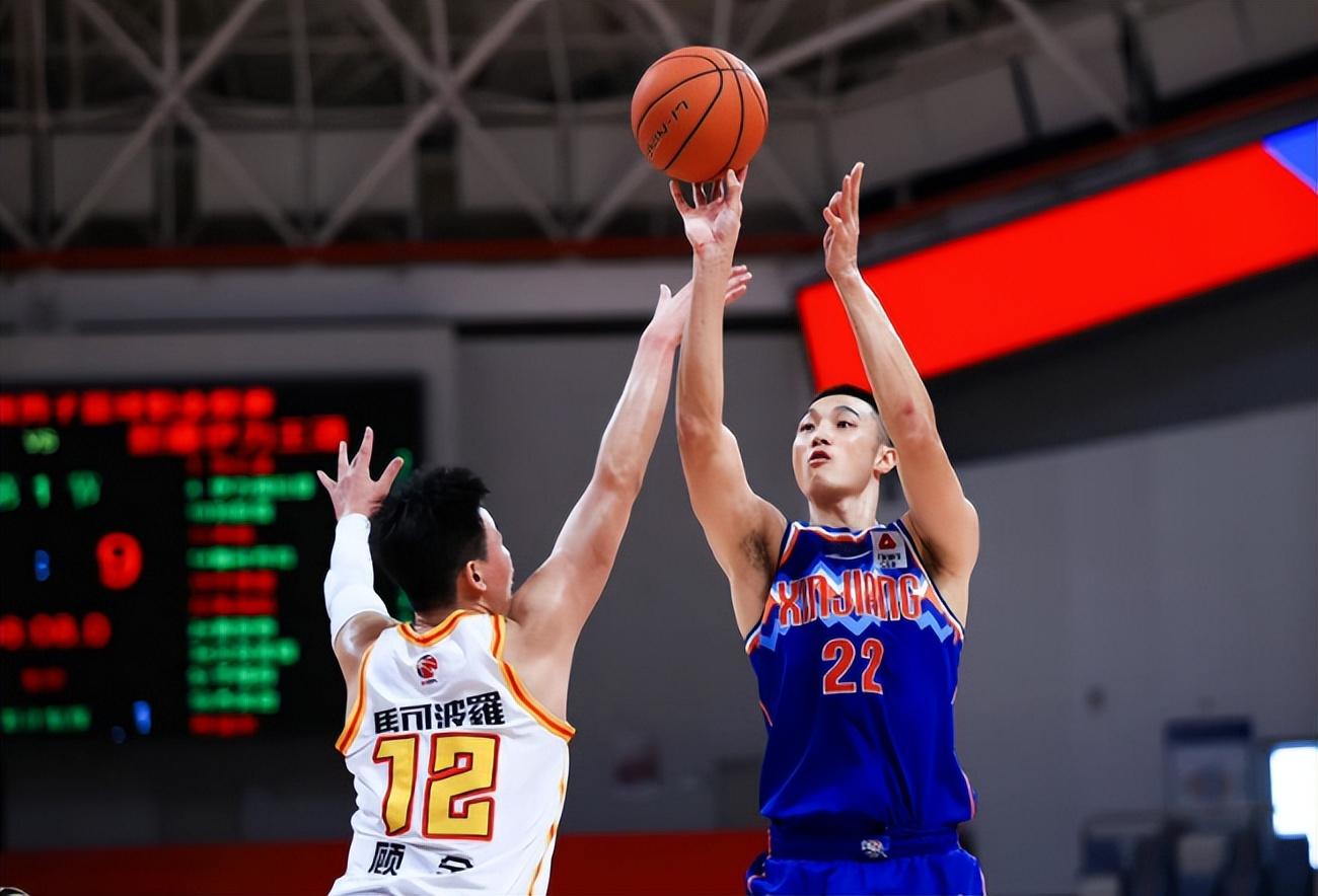 2战轰40分16板！郭艾伦冲MVP又一劲敌 他或成新赛季黑马？_PP视频体育频道