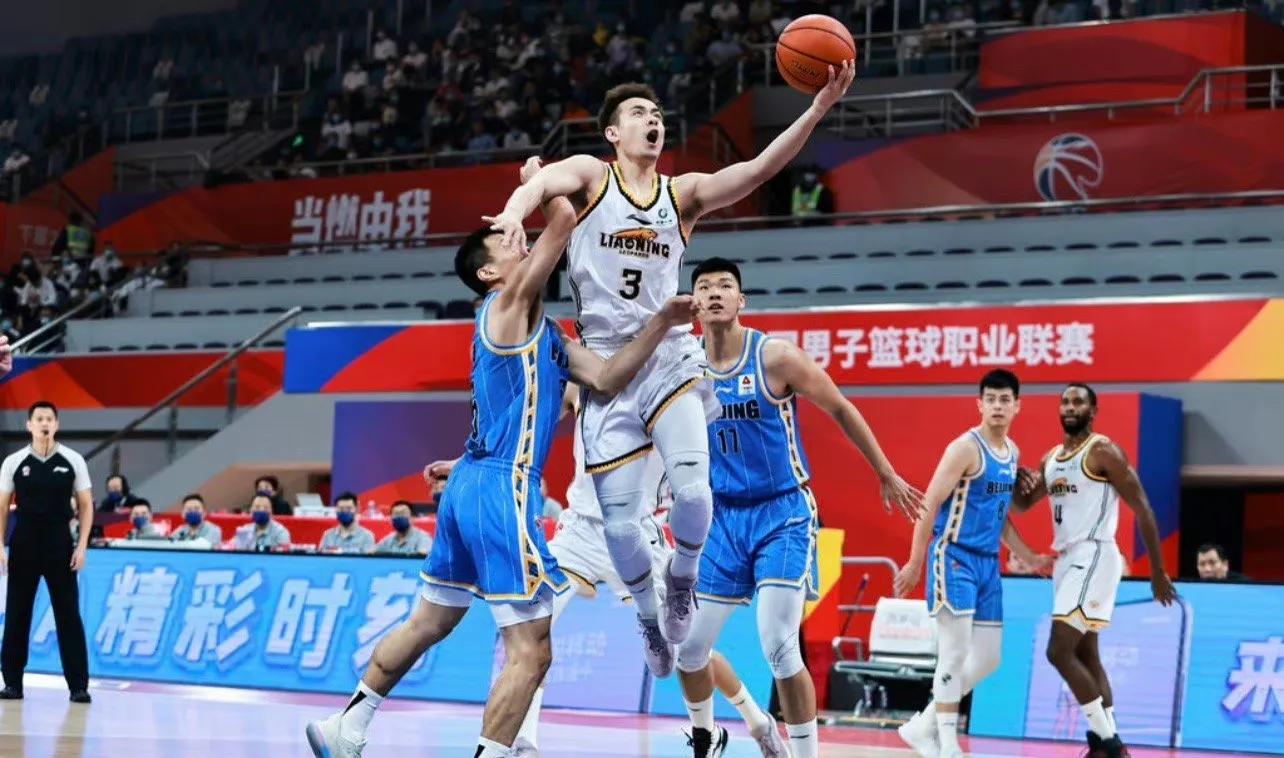 CBA最新积分榜！辽宁两连胜重返前三，上海倒第六，同曦力压京粤_PP视频体育频道