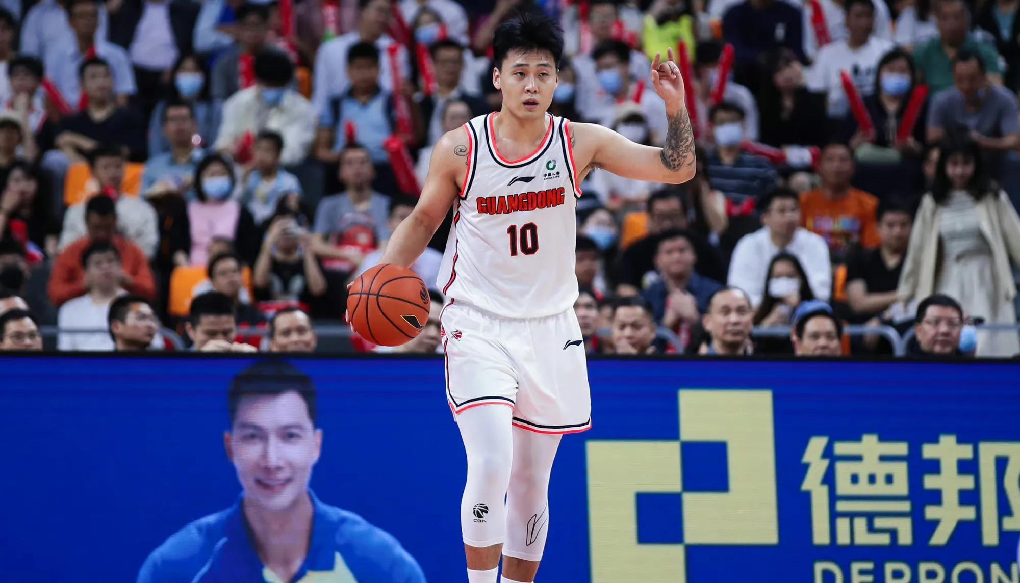 CBA3消息！周琦回应1.8亿签字费，广东准备签约大外，赵睿被禁赛_PP视频体育频道