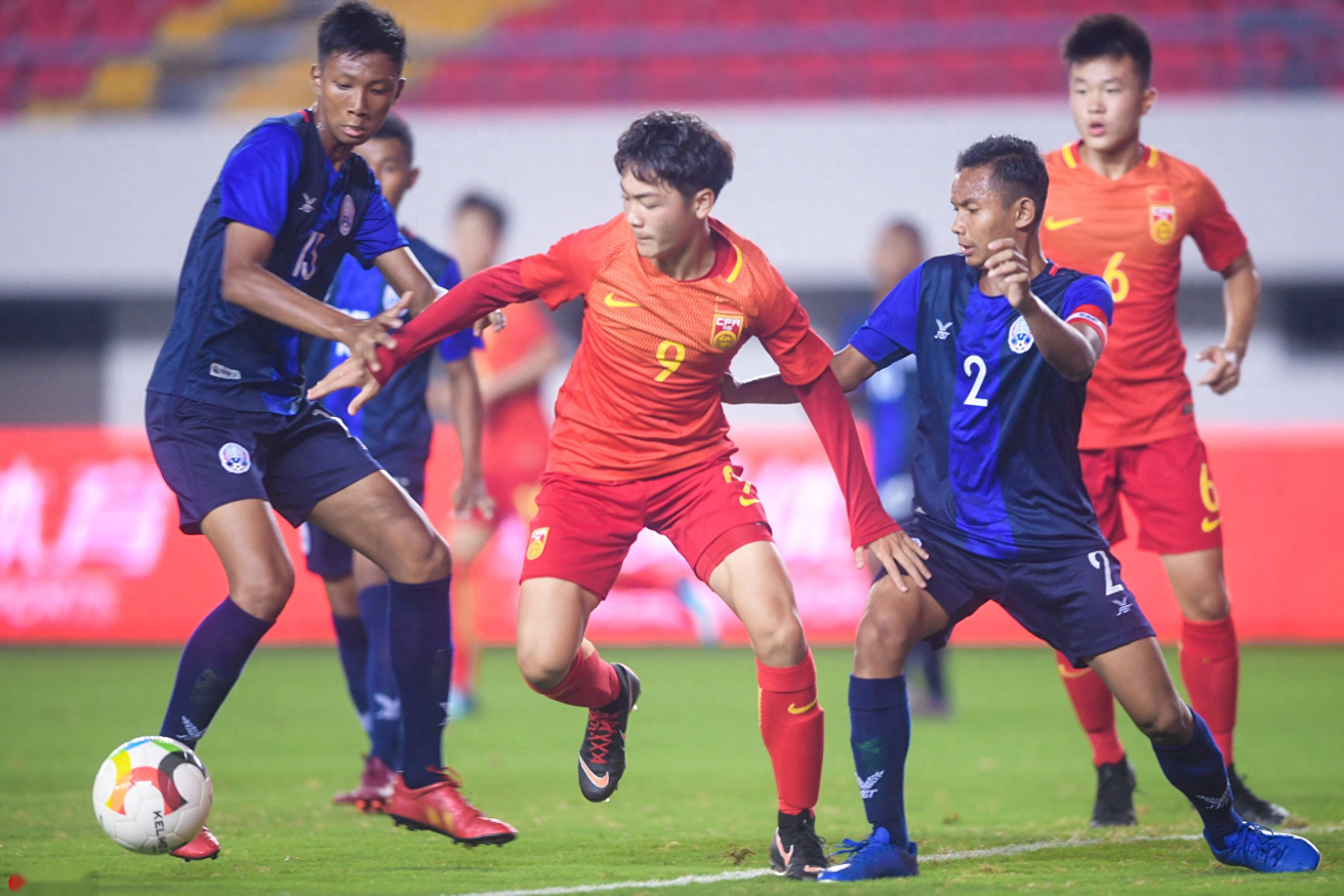 太解气！中国男足把韩国踢出局，U15东亚杯传来好消息_PP视频体育频道