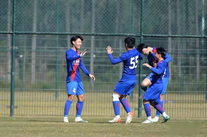 U21联赛 |4-0海牛 申花获亚军 于涛荣膺最佳教练员_PP视频体育频道