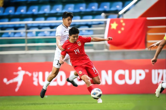 U20国青球员赛后庆祝：干掉韩国队，我们要去世青赛！_PP视频体育频道