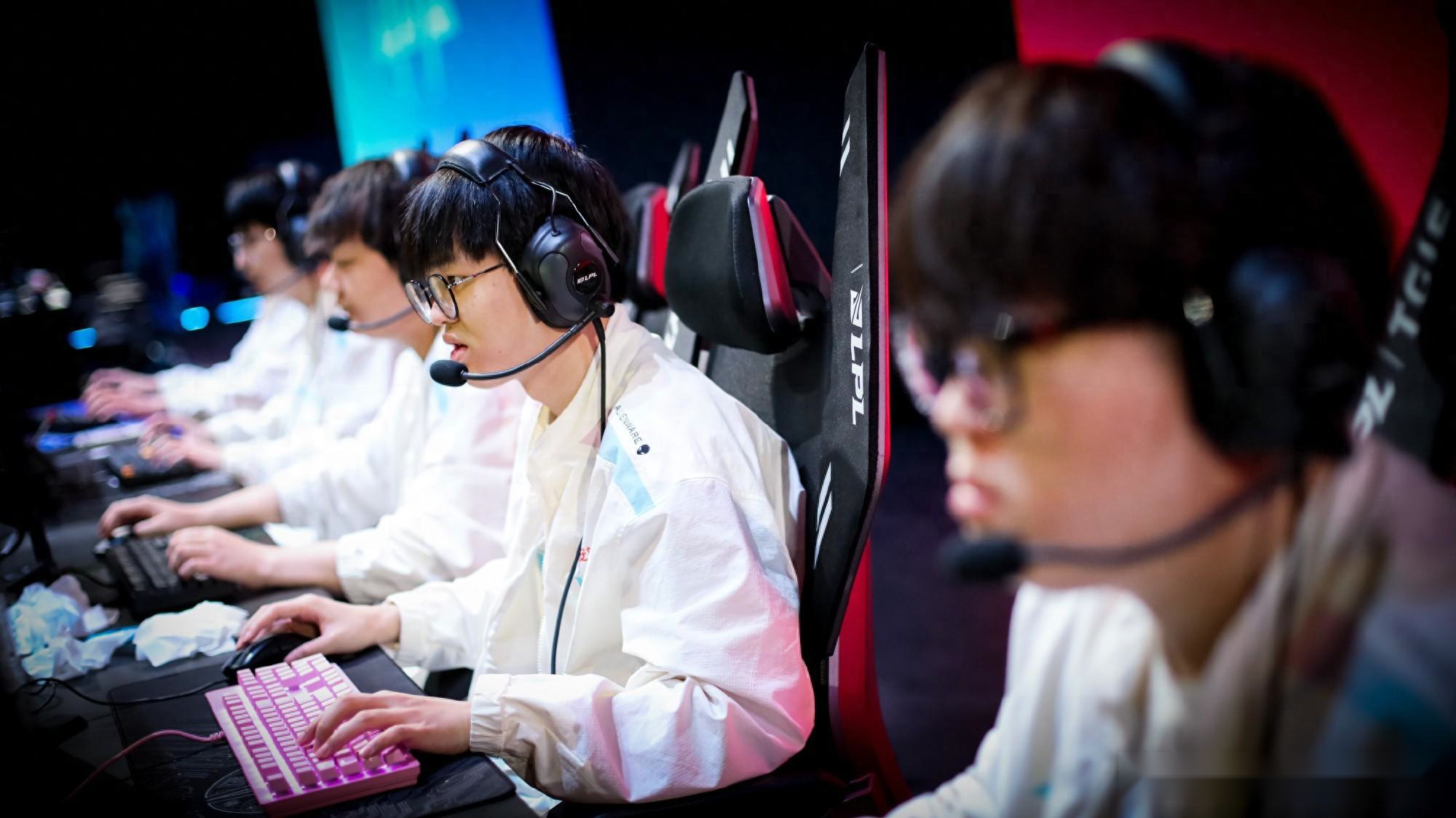 BLG0-2不敌T1！Gumayusi伤害爆炸，bin单杀难救主_PP视频体育频道