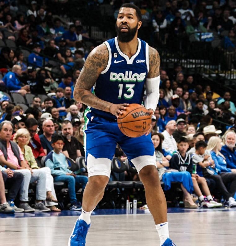 独行侠续约马基夫-莫里斯，后者改穿88号_PP视频体育频道